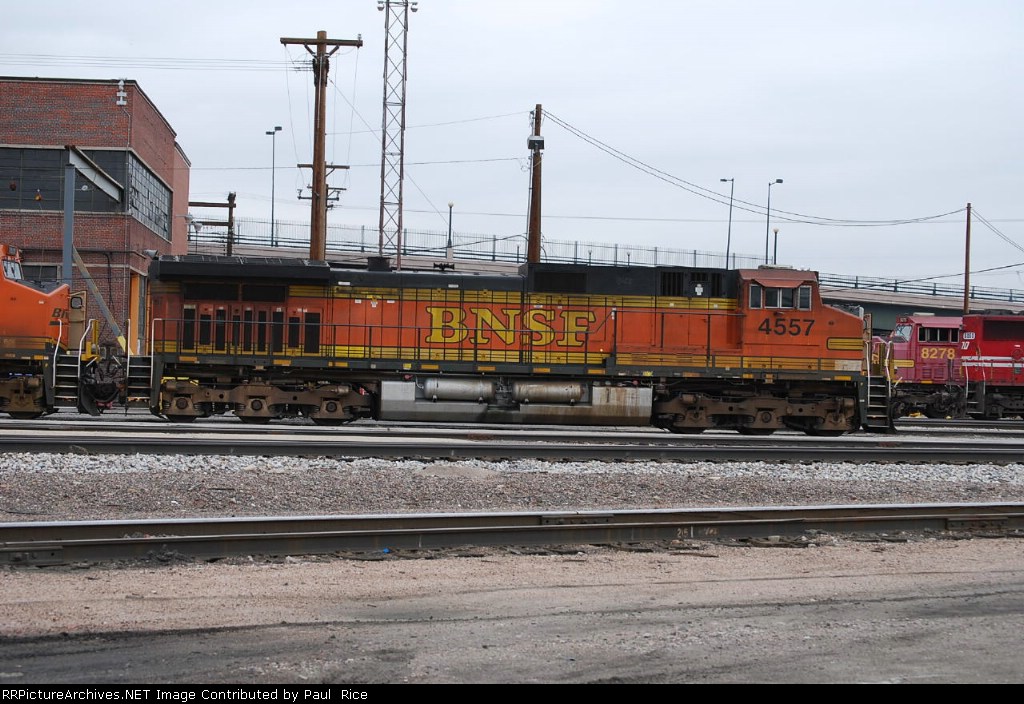BNSF 4557